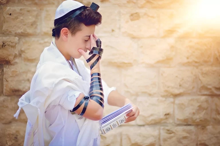 El Bar Mitzvá y la Bat Mitzvá: Un Paso hacia la Adultez Religiosa
