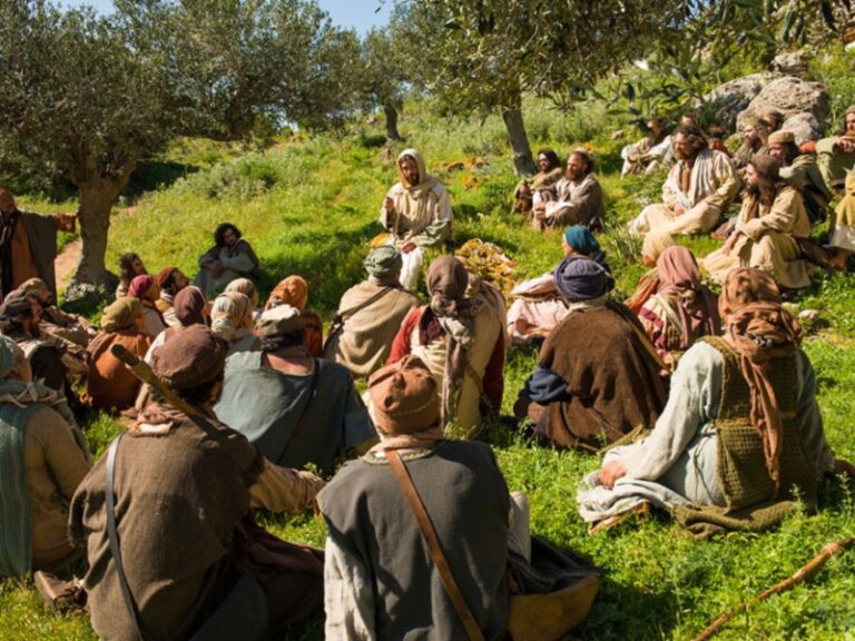 Las Grandes Multitudes que Seguían a Jesús: Un Fenómeno Inspirador